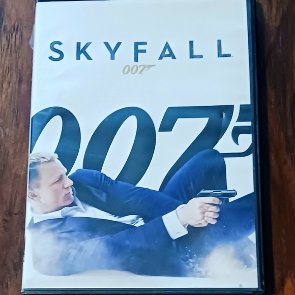 MGM | Media | Skyfall 07 On Dvd Daniel Craig | Poshmark